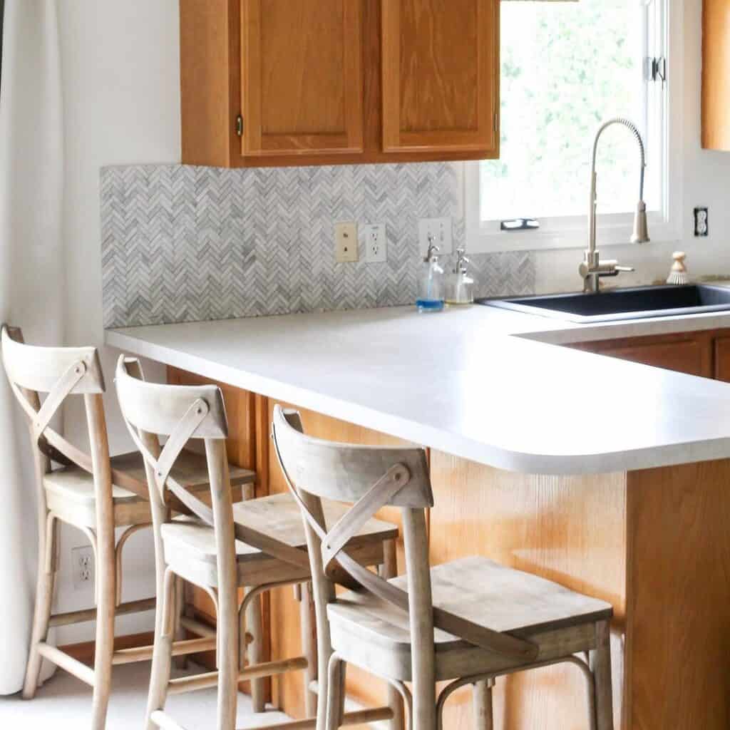 35 Functional Kitchen Peninsula Ideas You Need to See