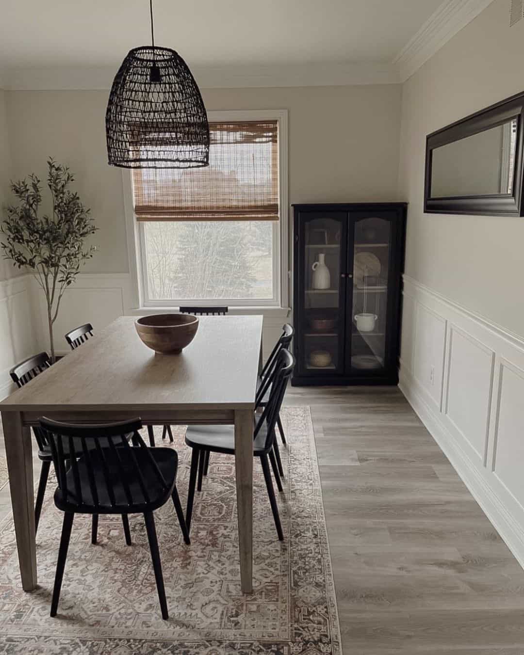 38 Stunning Chair Rail Ideas for a Beautiful Farmhouse Style