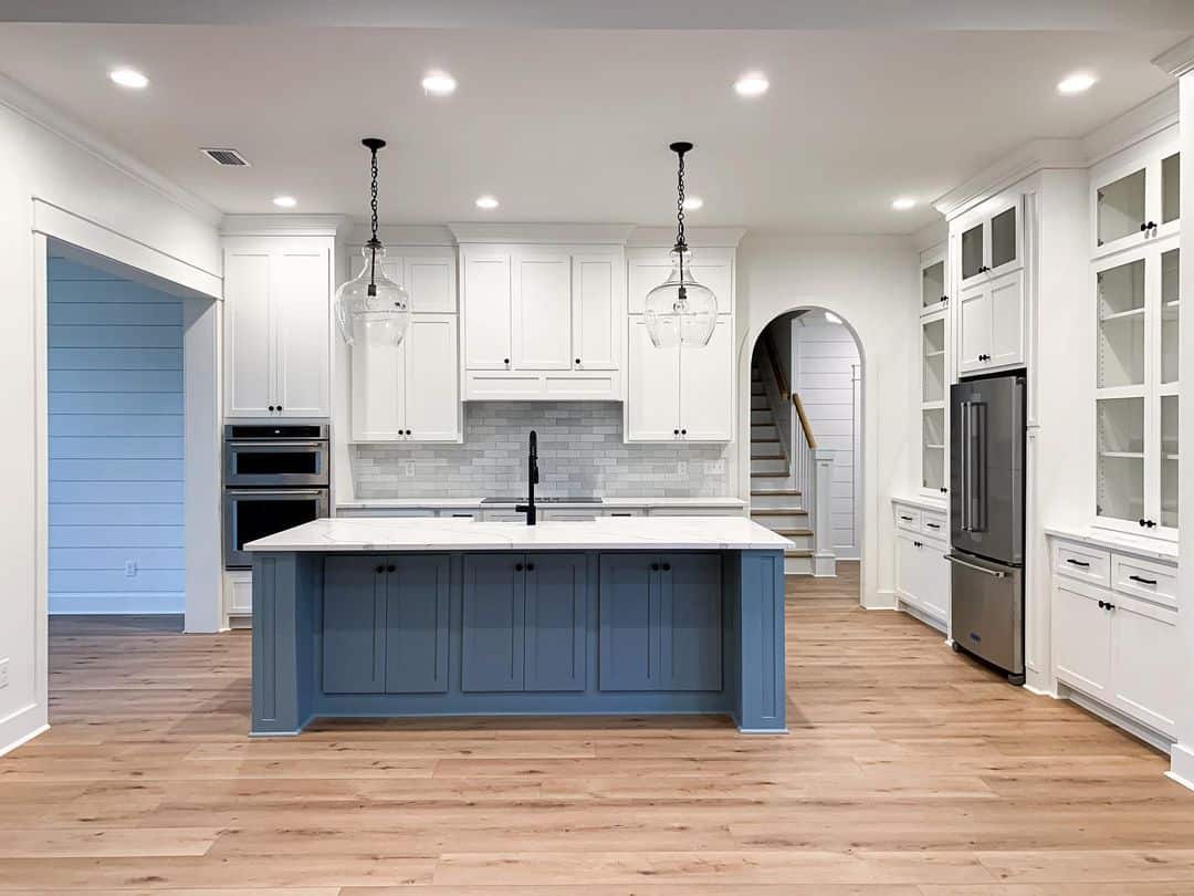 34 Kitchen Island Back Panel Ideas That Show Your Good Side