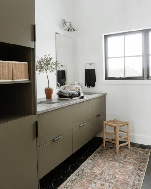 25 Modern Slab Cabinet Doors That Never Go Out of Style
