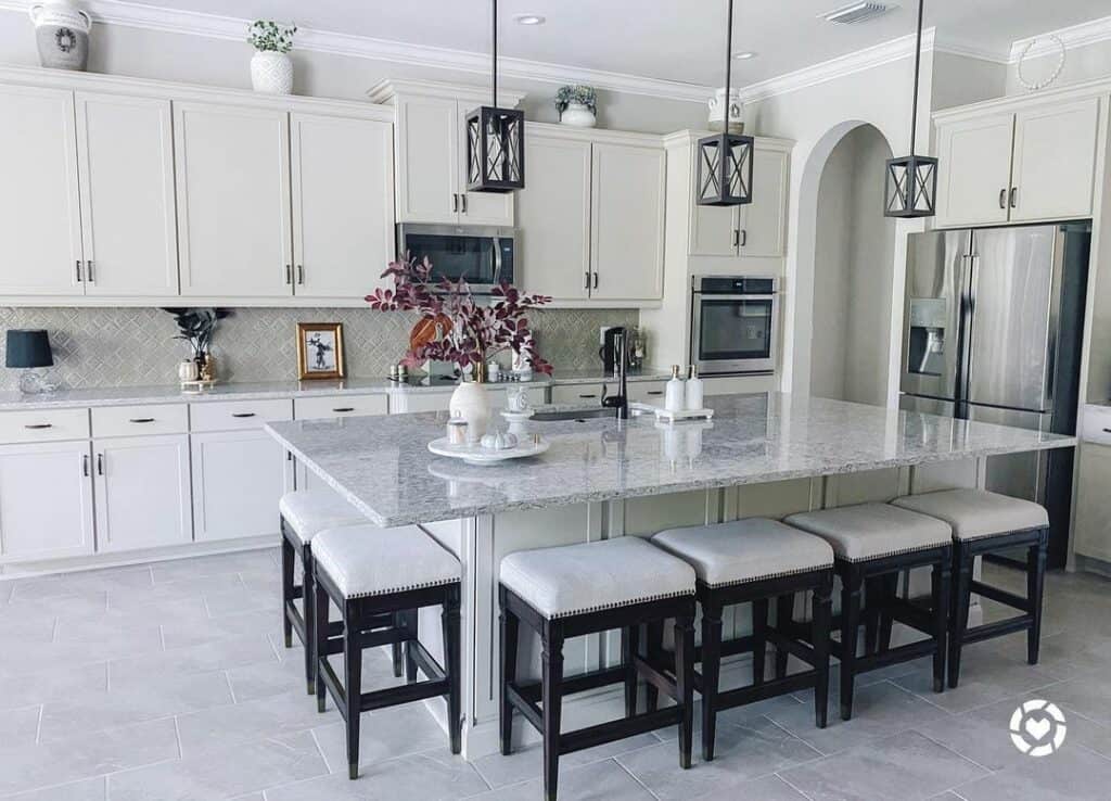 34 Kitchen Island Back Panel Ideas That Show Your Good Side