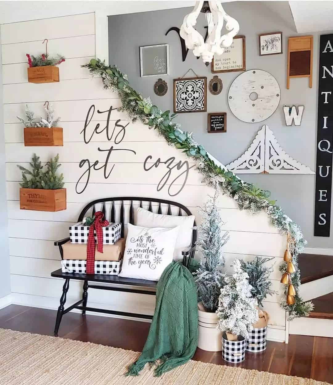 32 Astonishing Ideas for Creating an Eclectic Gallery Wall