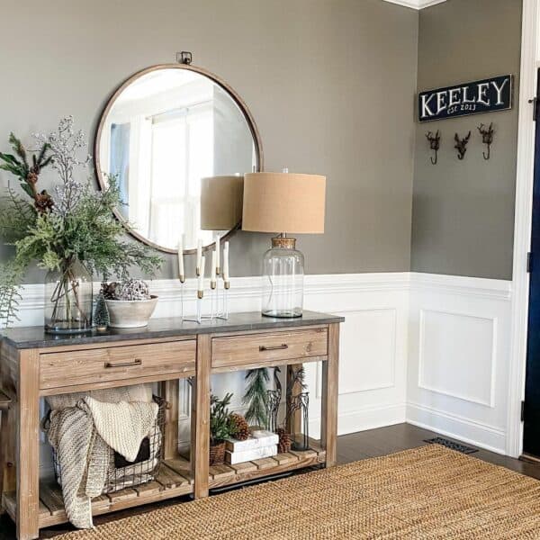 35 Diverse Ways to Showcase Entryway Wall Décor