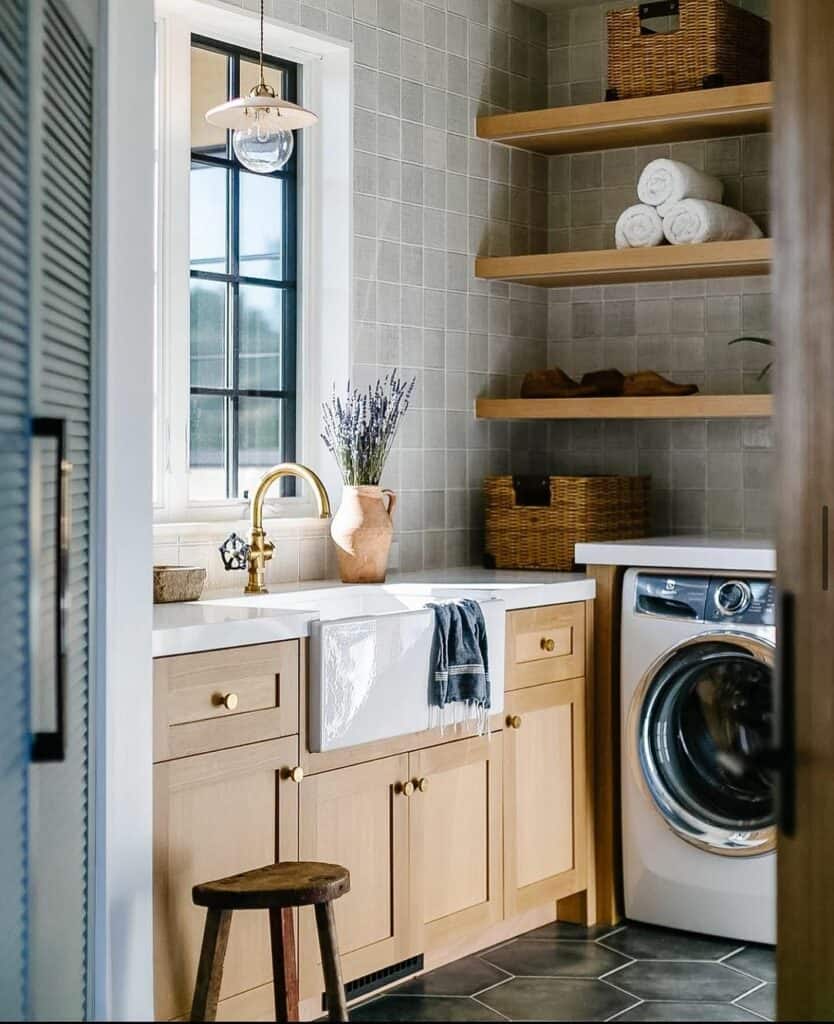 34 Stunning Laundry Room Tile Ideas for Your Next Renovation