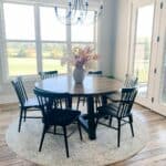 35 Admirable Ideas for Decorating a Round Dining Table