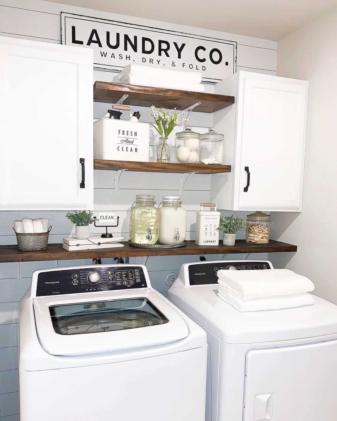 35 Stunning Laundry Room Wall Décor to Enhance Your Home