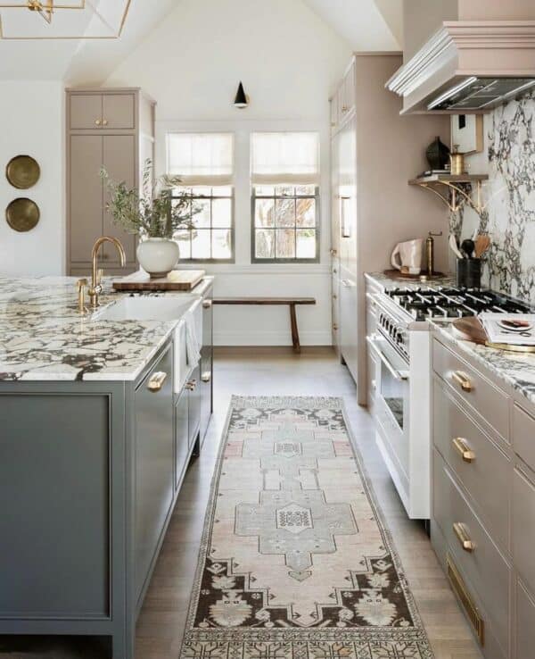 25 Modern Slab Cabinet Doors That Never Go Out of Style