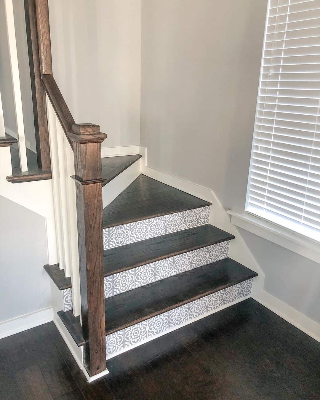 16 Charming Curved Staircase Ideas for Your Next Renovation