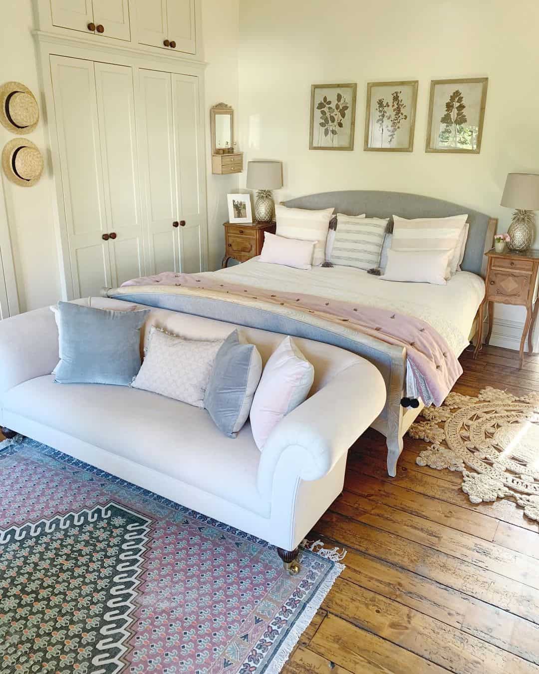 31 Cozy Grey Bedroom Decor Ideas for a Relaxing Room