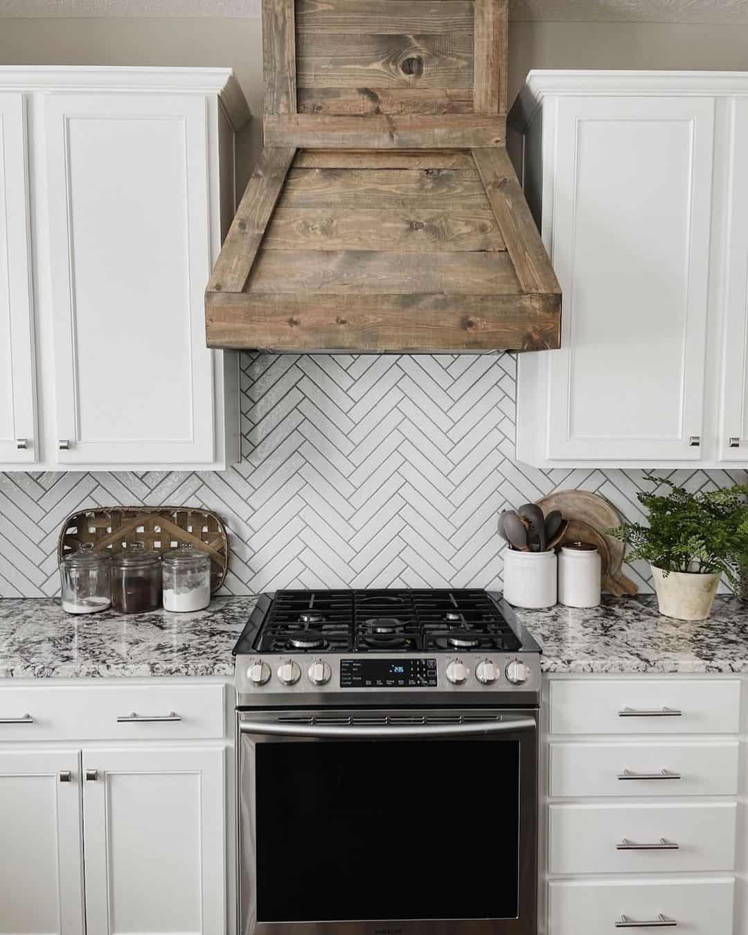 28 Wood Range Hood Ideas for an Engaging Kitchen