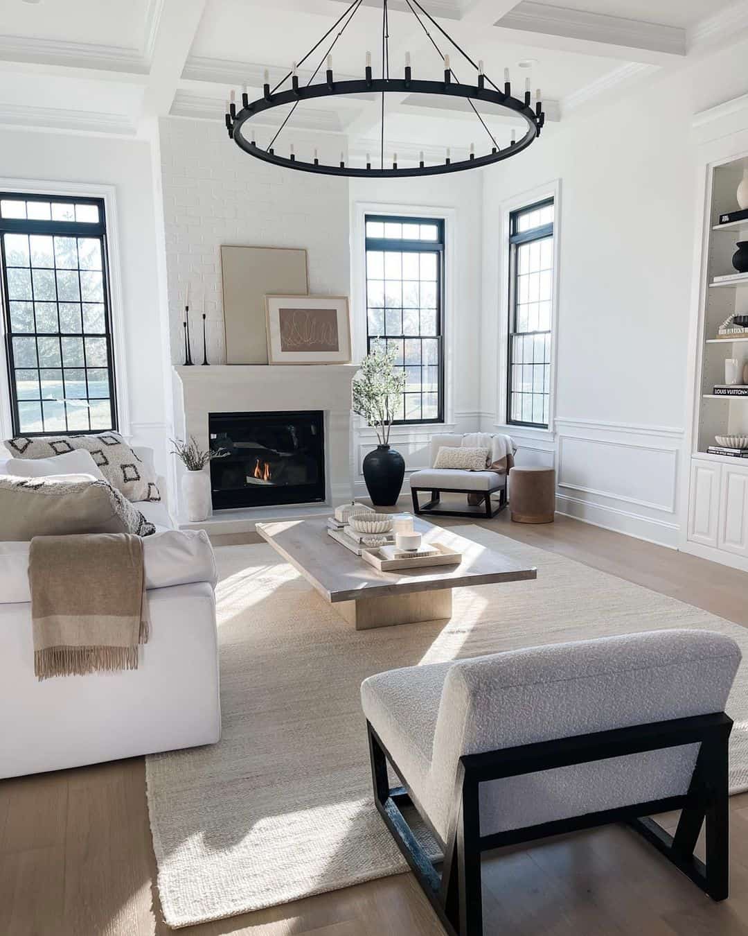 38 Stunning Chair Rail Ideas for a Beautiful Farmhouse Style