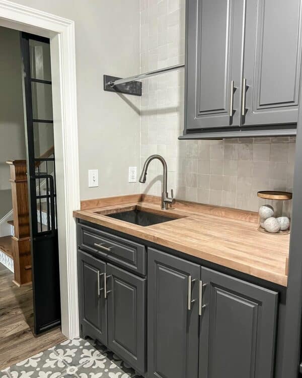 34 Stunning Laundry Room Tile Ideas for Your Next Renovation