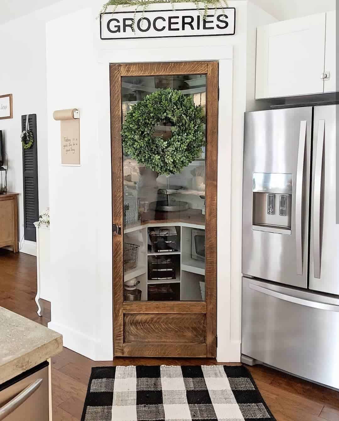 32 Pantry Doors with Glass That Show Off Your Essentials