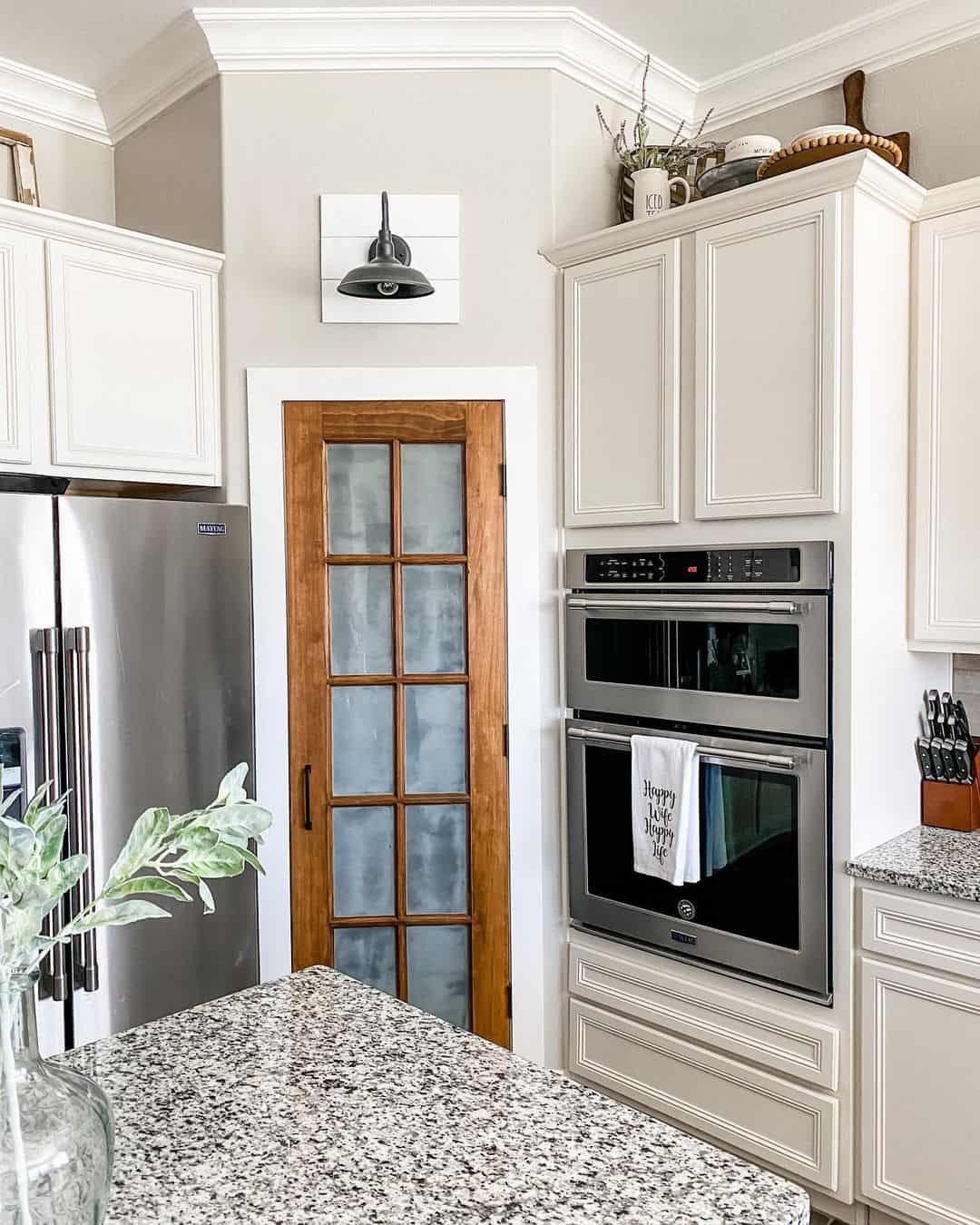 34 Corner Pantry Ideas for Inside and Outside