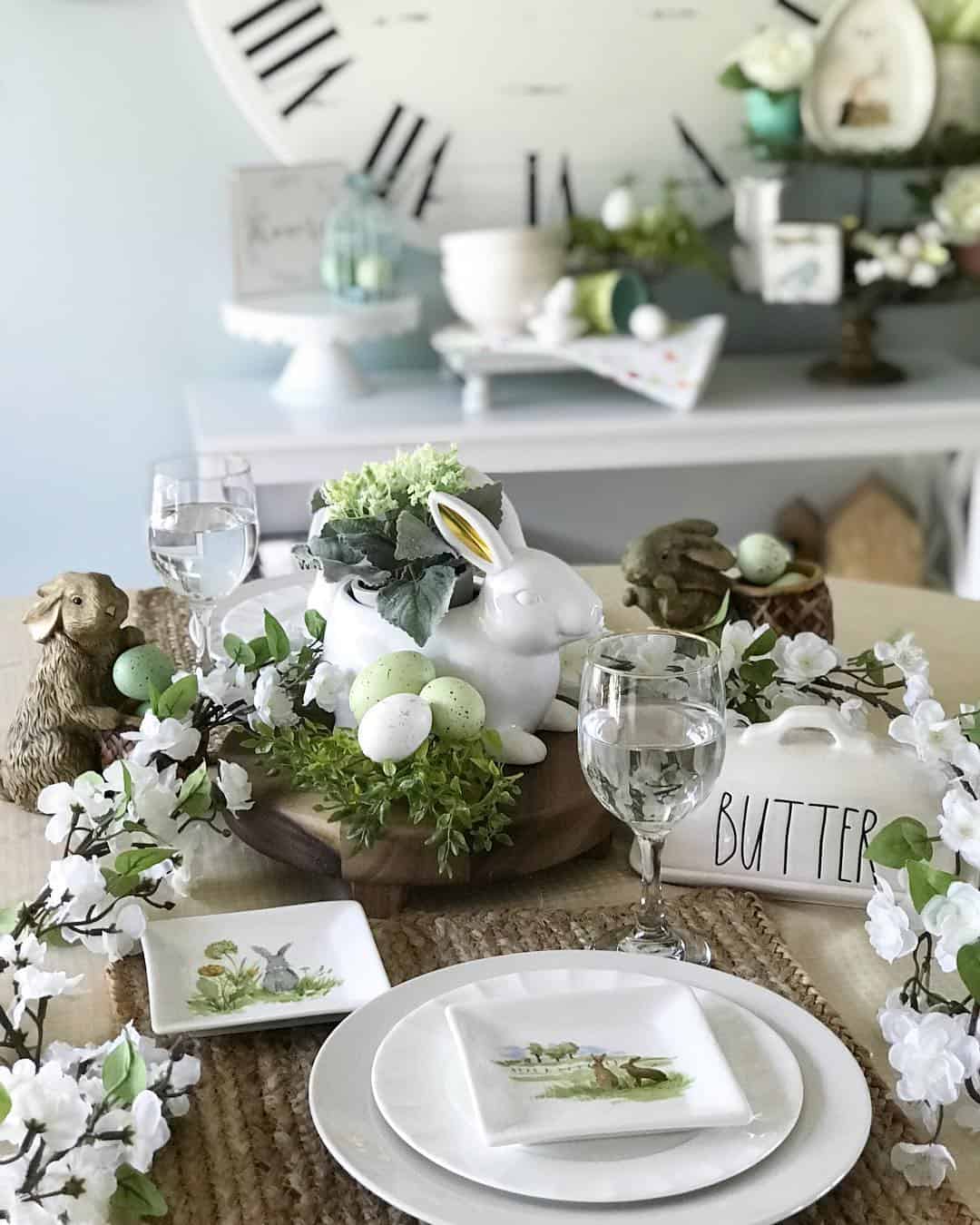 35 Exquisite Easter Centerpieces That Shout, “It’s Spring!”