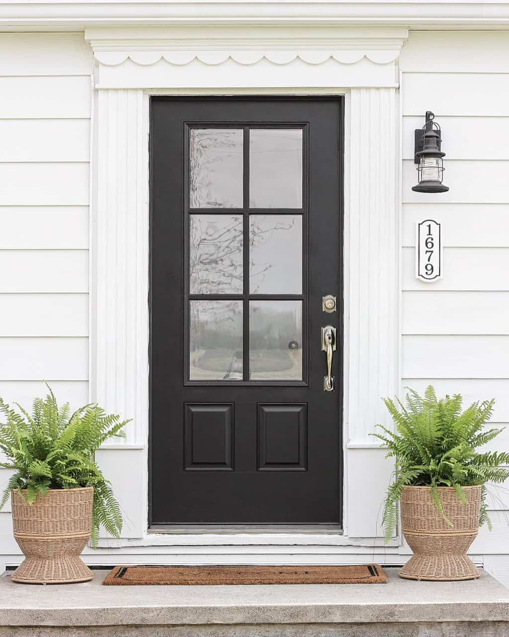 35 Door Trim Ideas to Put Your Entrance in Perspective