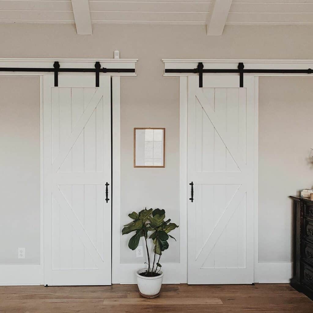 35 Door Trim Ideas to Put Your Entrance in Perspective