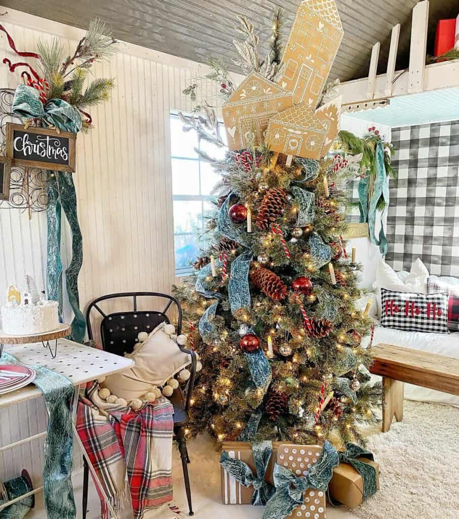 29 Christmas Tree Topper Ideas For Your Tree This Year