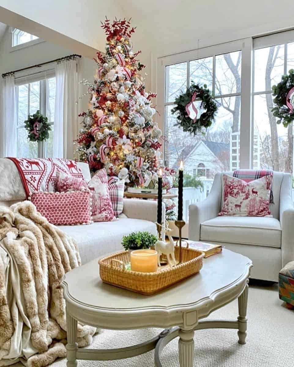34 Christmas Throw Blankets for Snuggly Winter Evenings