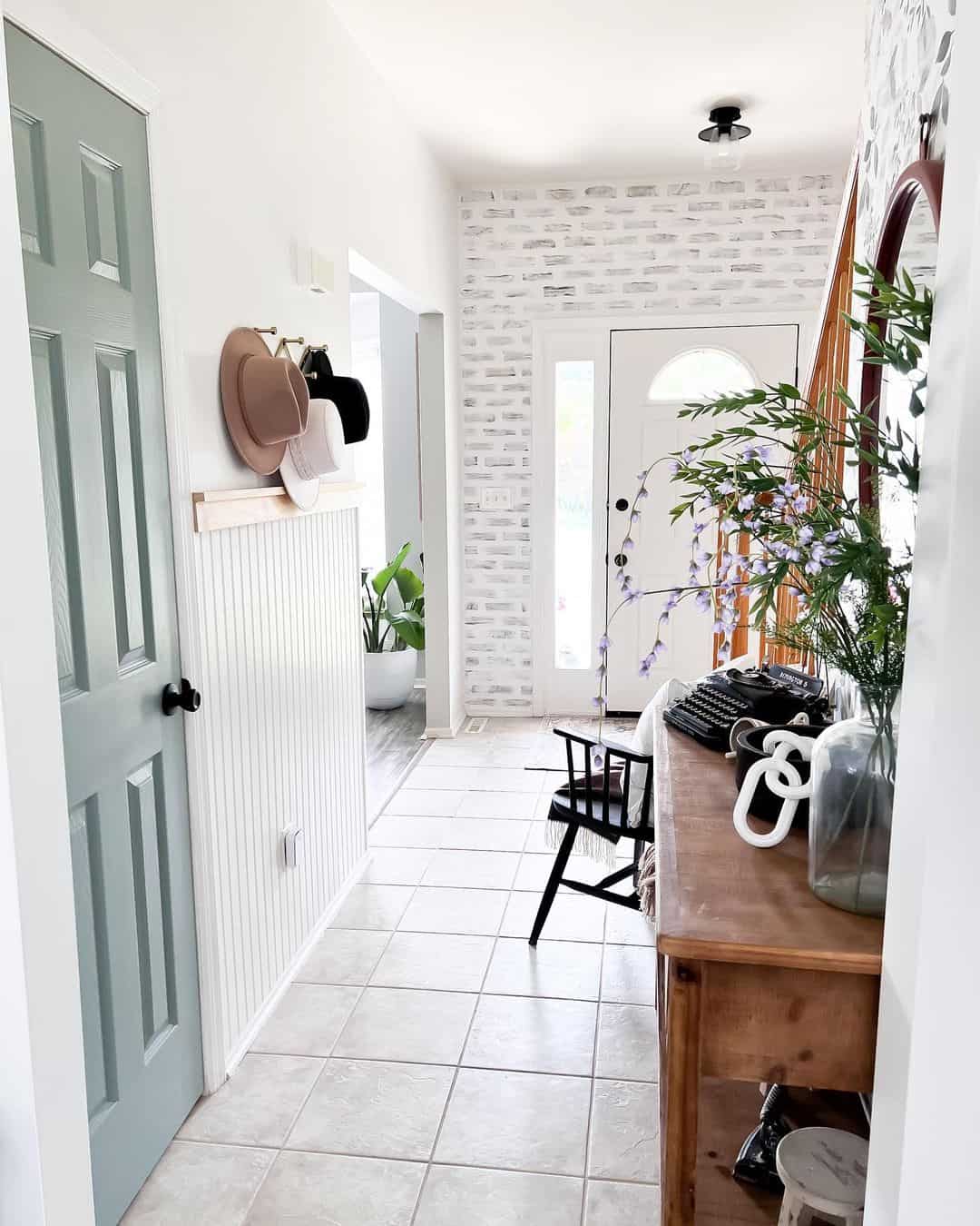30 Entryway Wall Ideas for a Great First Impression