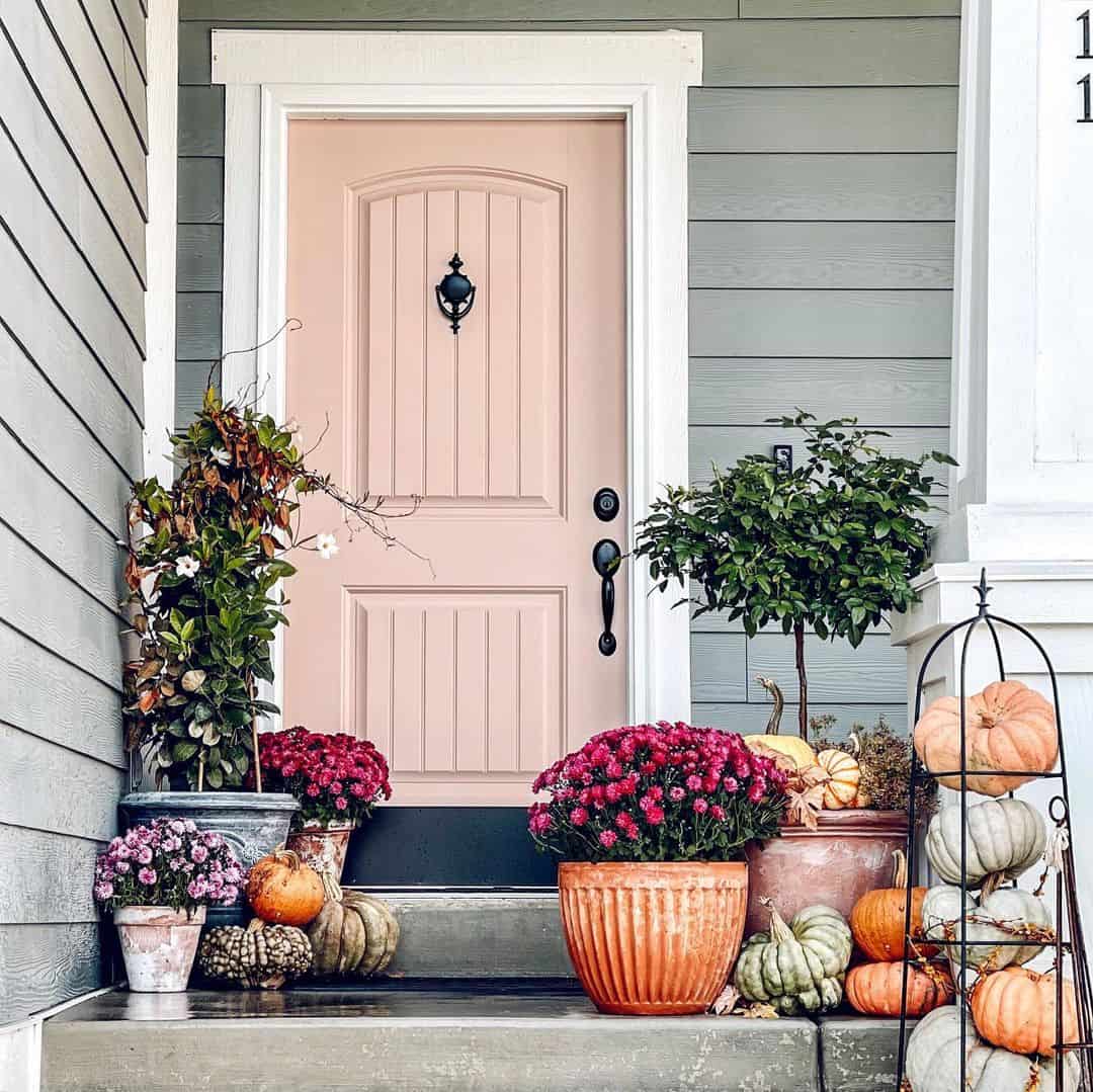 35 Front Door Trim Ideas For Your Entryway
