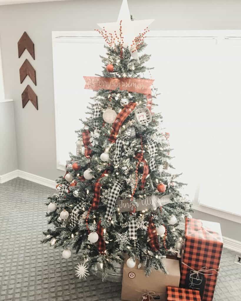 29 Christmas Tree Topper Ideas For Your Tree This Year