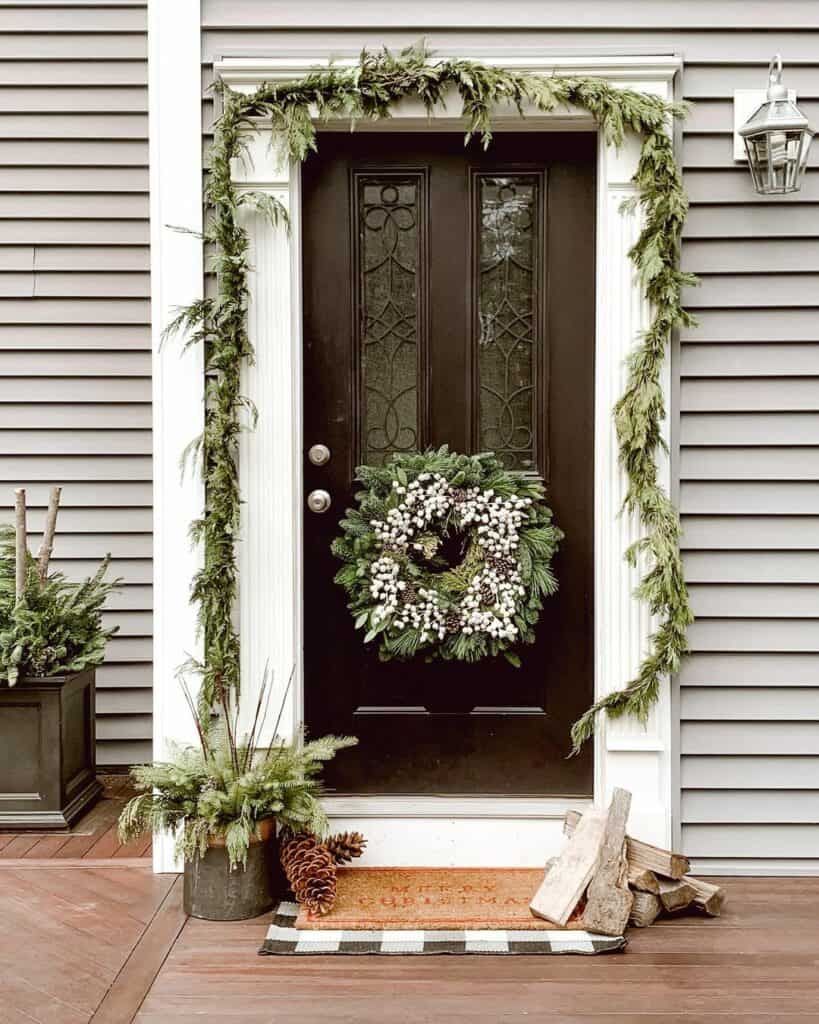 35 Front Door Trim Ideas For Your Entryway