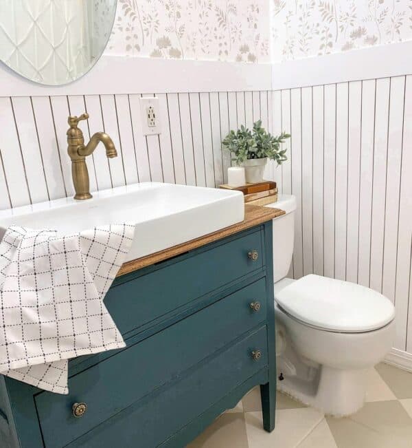 19 Beadboard Bathroom Ideas That Will Never Go Out of Style