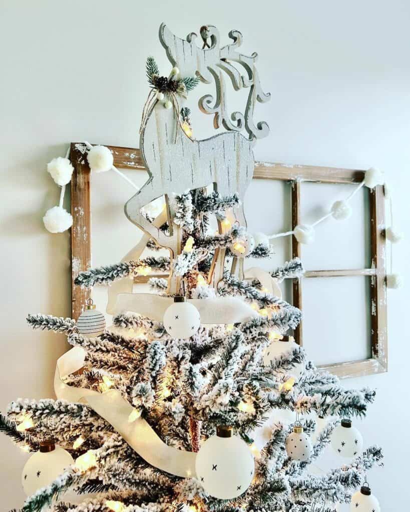 29 Christmas Tree Topper Ideas For Your Tree This Year