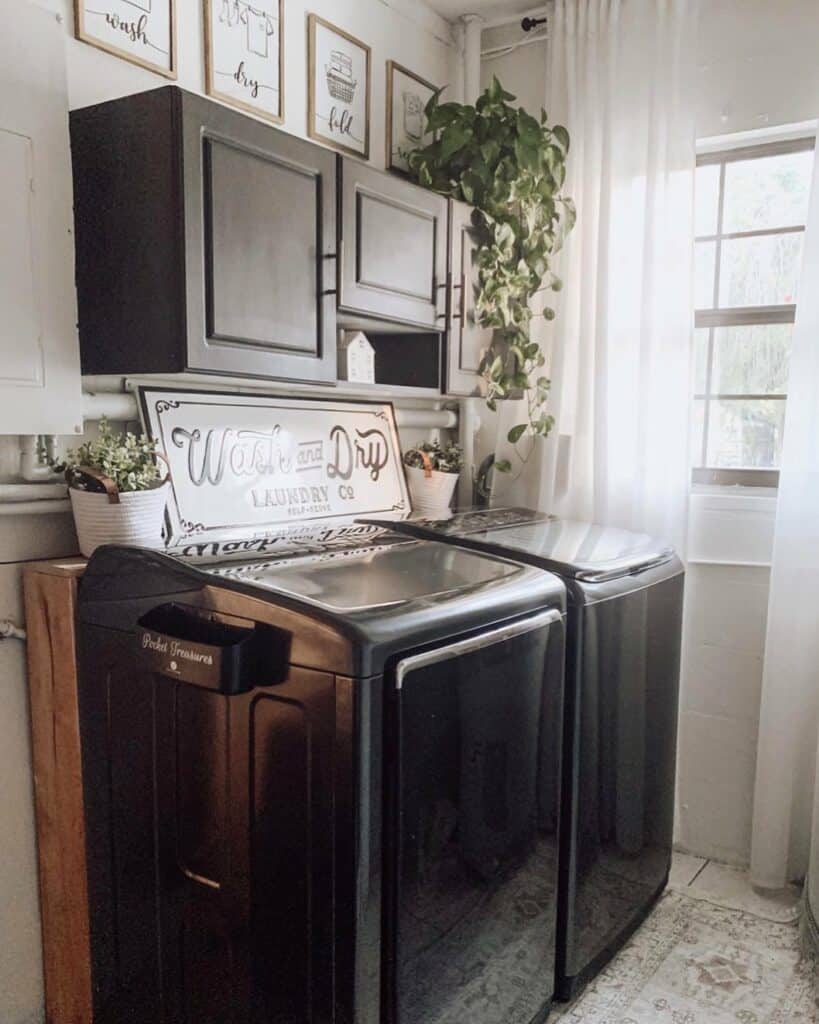 35 Laundry Signs to Add Personality to Your Walls