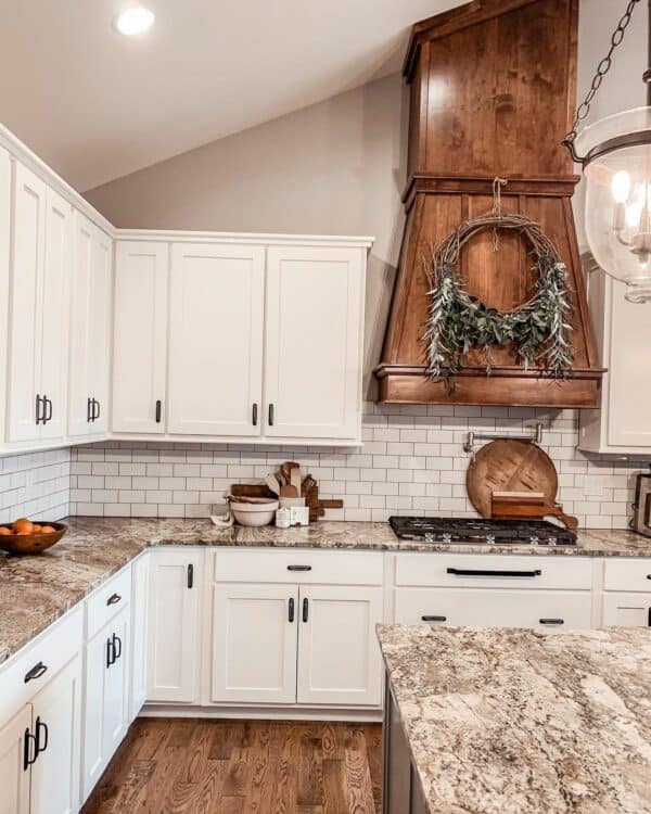28 Wood Range Hood Ideas for an Engaging Kitchen