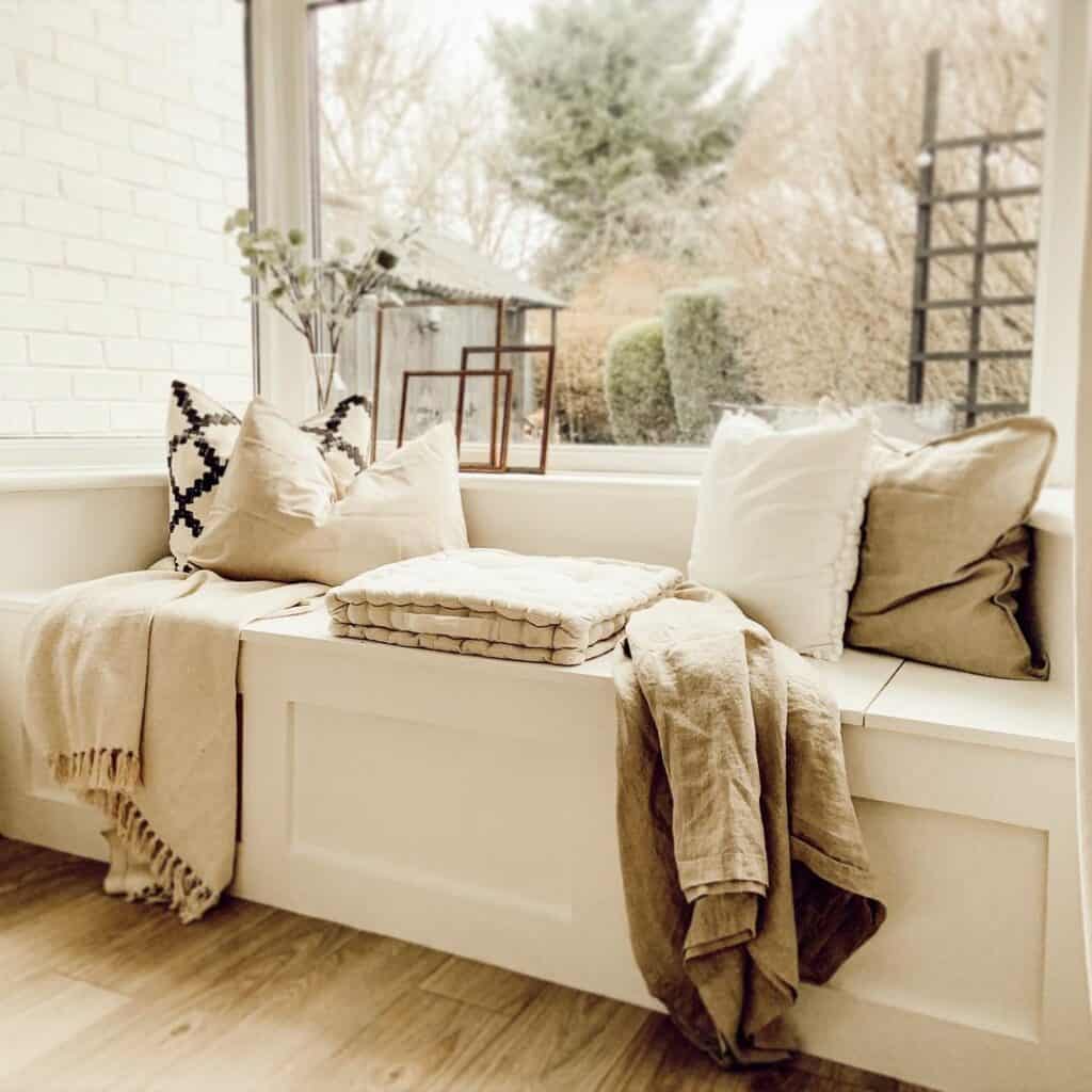 15 Cozy Window Bench with Storage Ideas