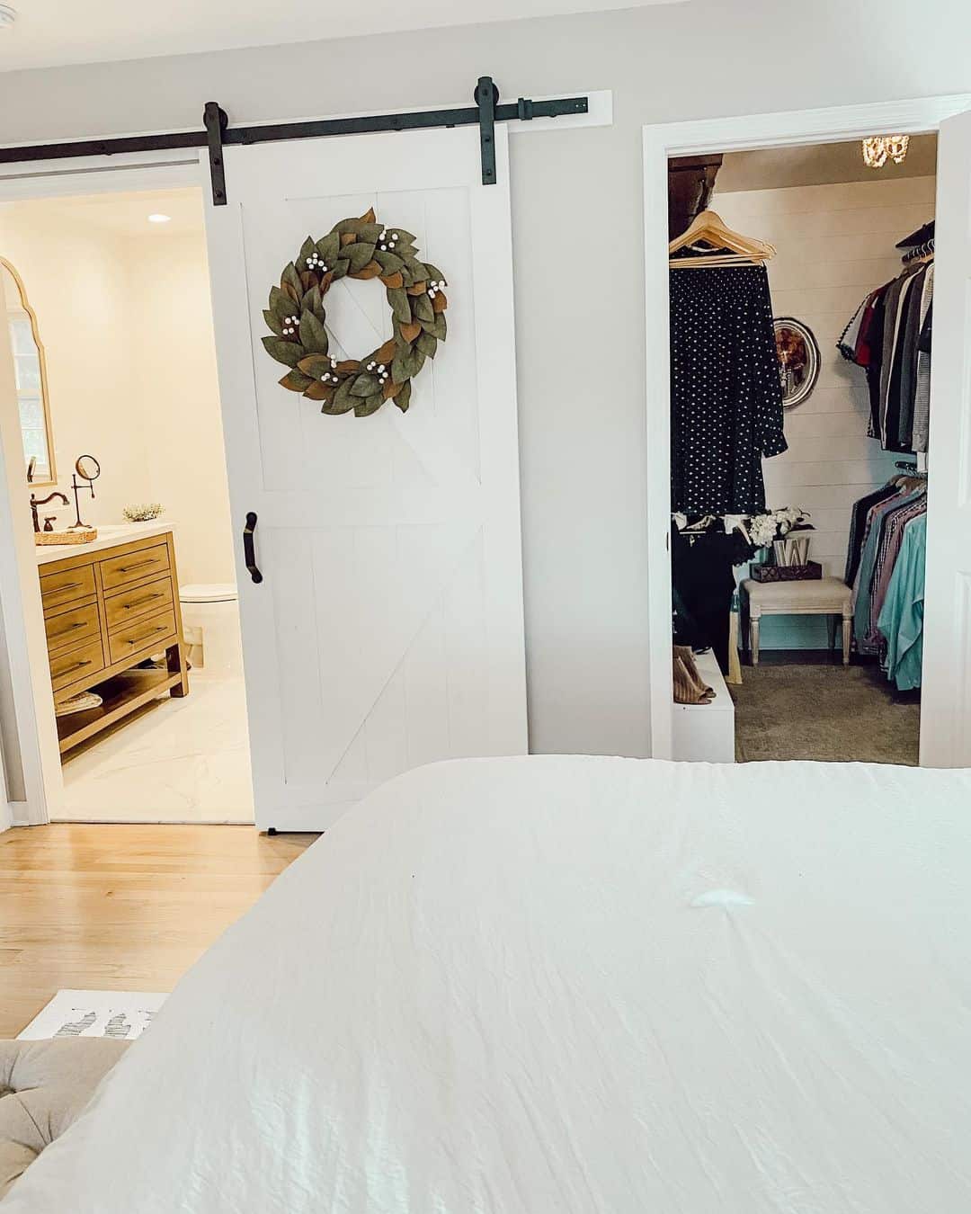 31 Impressive Bathroom Door Ideas for Eye-Catching Impact