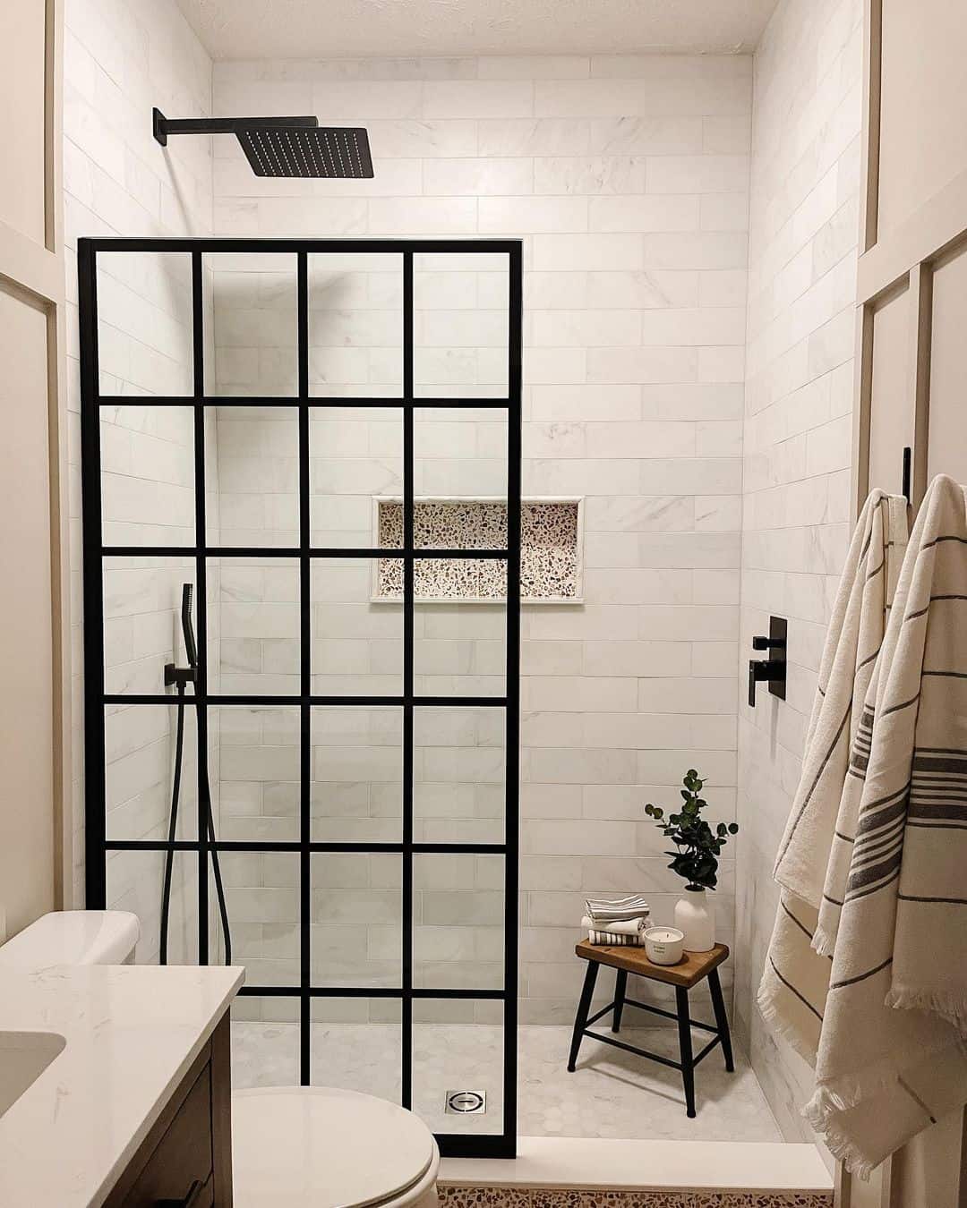 22 Luxurious Doorless Shower Ideas to Install in Your Bathroom