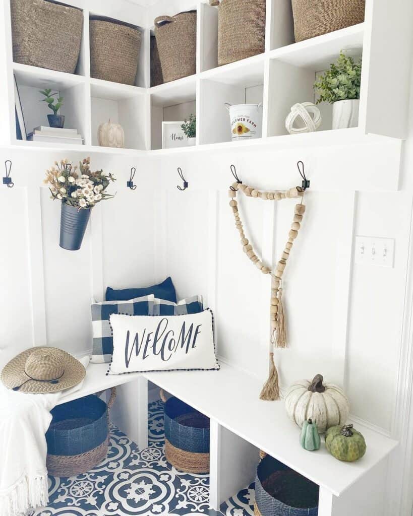 17 Stunning Corner Bench Ideas That Are Incredibly Useful