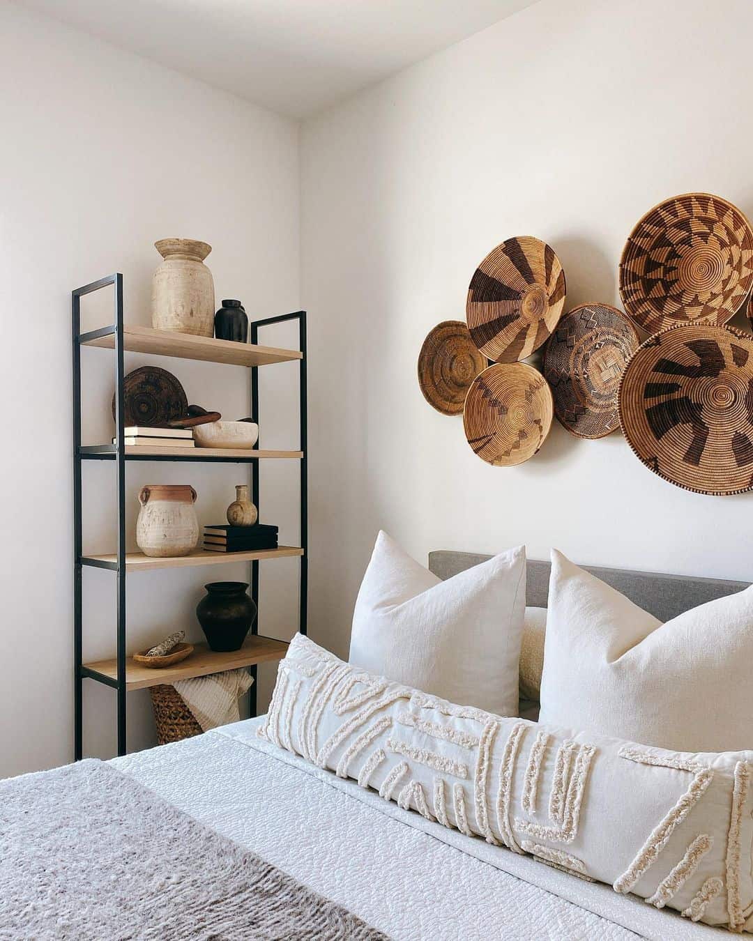 30 Modern Bookshelf Décor To Create A Cozy And Contemporary Home