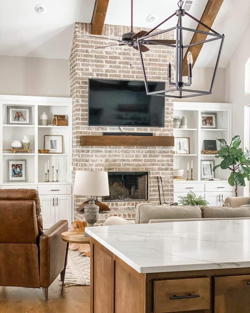 35 Round End Tables for Compatible Convenience