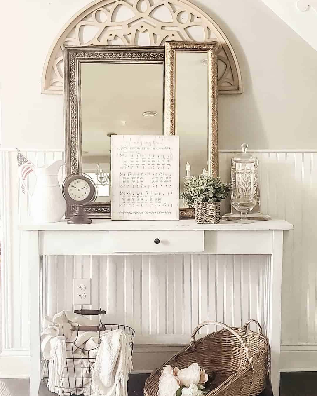 33 Gorgeous Console Table Décor Ideas to Wow Your Guests