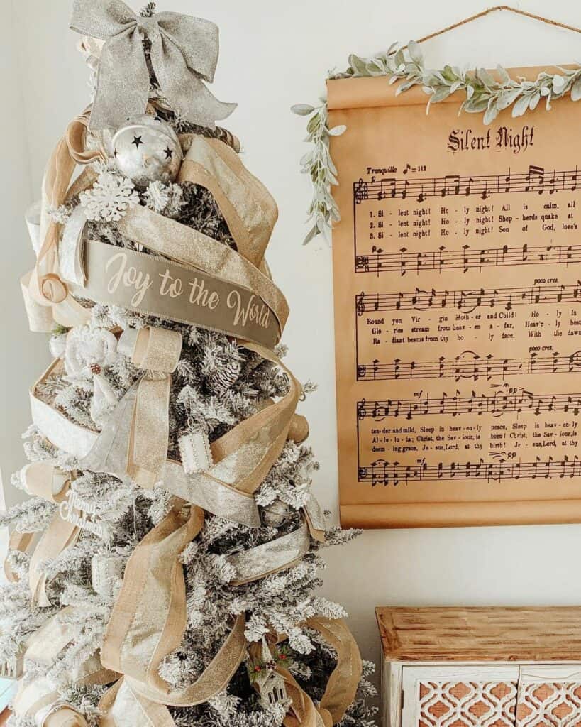 13 Stylish Burlap Ribbon Christmas Tree Ideas for December