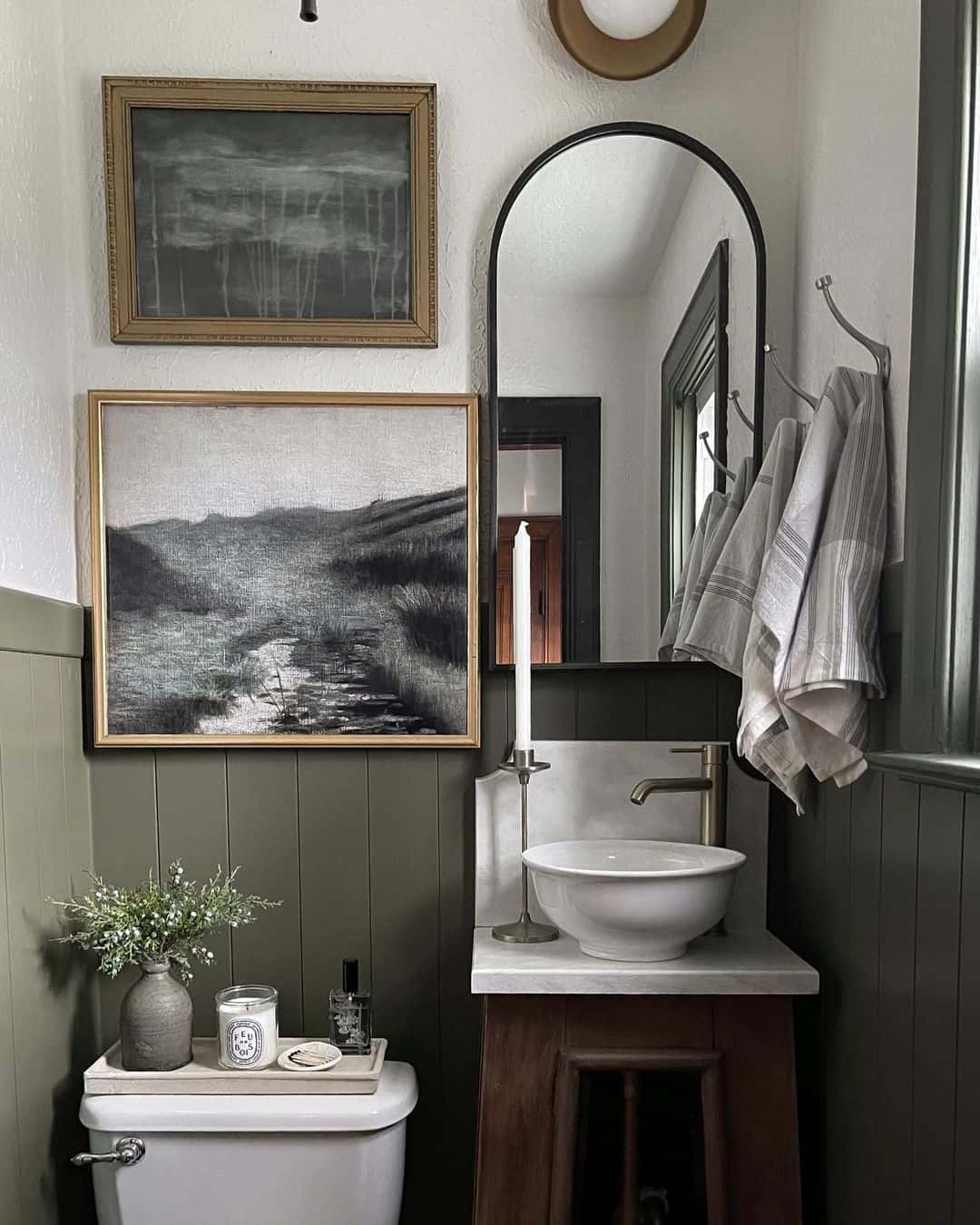 30 Bathroom Art Ideas to Turn Your Bathroom into an Escape