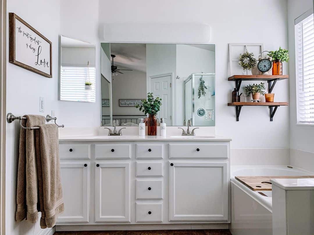 17 Double Vanity Mirror Ideas for Style and Functionality