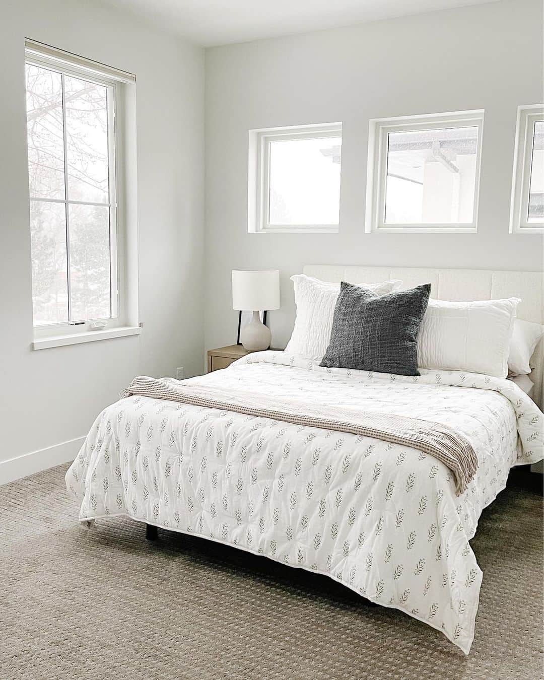 30 Charming Small Guest Bedroom Ideas for a Cozy Space
