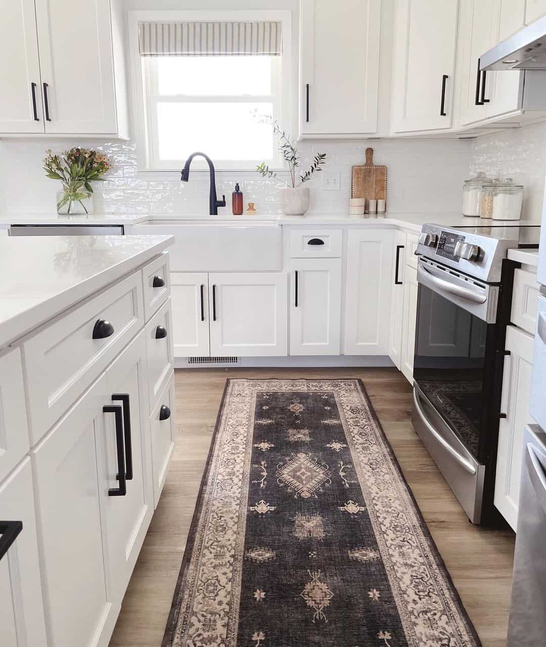 30 Beautiful Kitchen Rug Ideas for Every Style