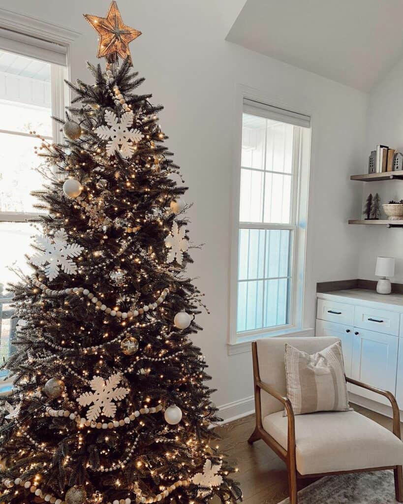 32 Snowflake Decoration Ideas to Bring Seasonal Charm into Your Space