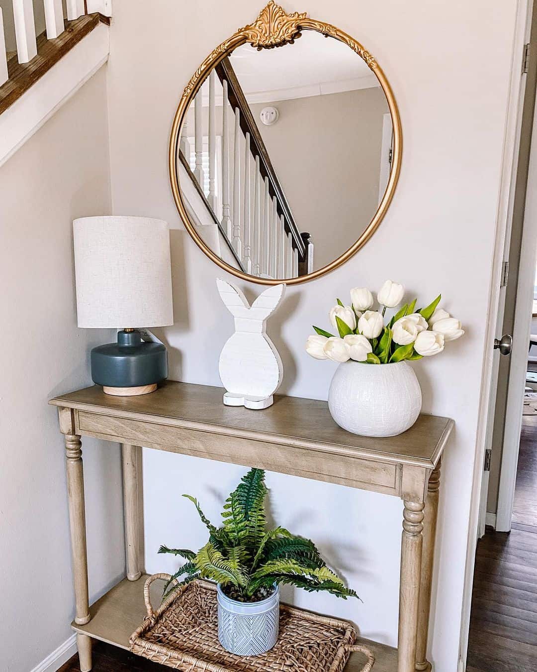 34 Welcoming Entryway Table Décor Ideas for Your Home