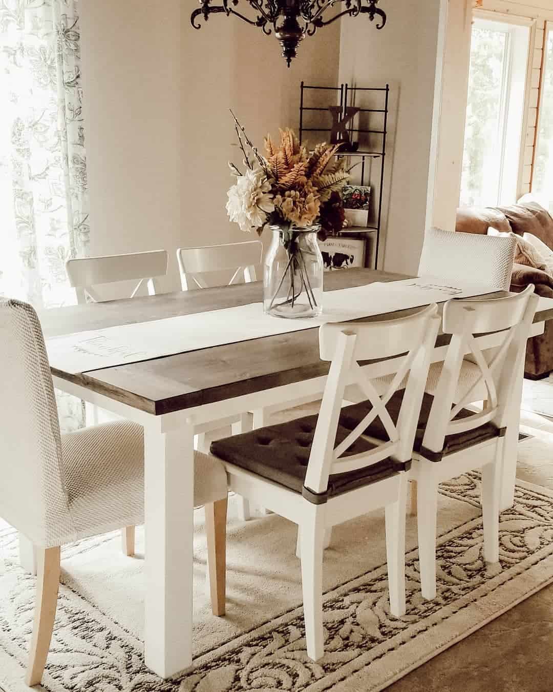 30 Simple Dining Table Centerpiece Ideas for a Welcoming Appeal