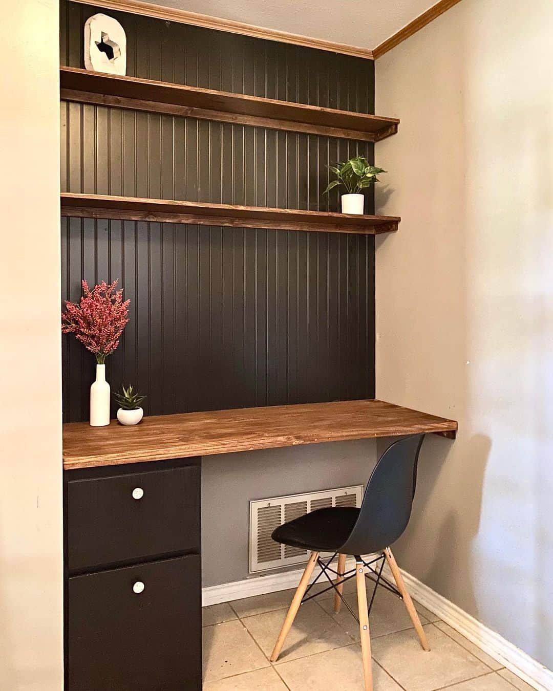 19 Nifty Built-in Desk Ideas To Make the Most of a Small Space