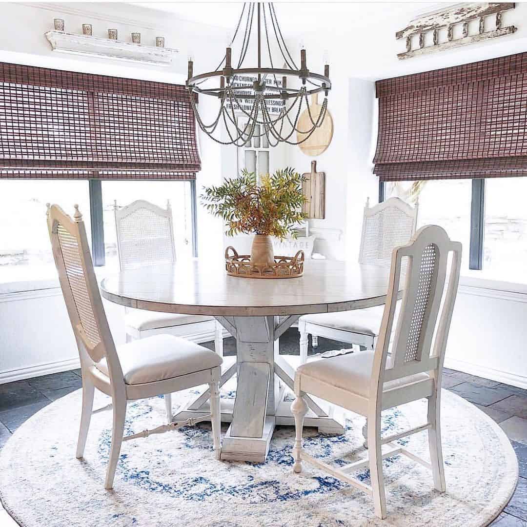 30 Spectacular Round Dining Table Centerpiece Ideas to Enhance Your Home