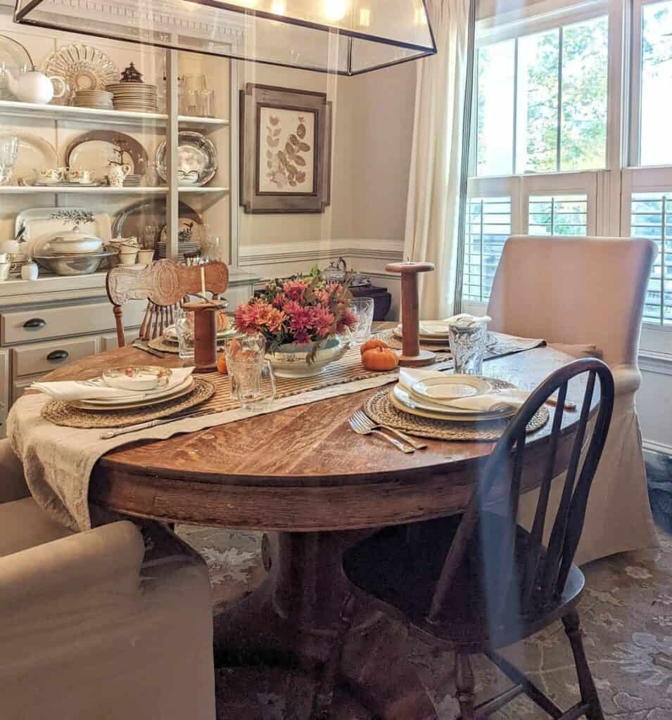 30 Dining Room Table Centerpieces to Enhance your Aesthetic