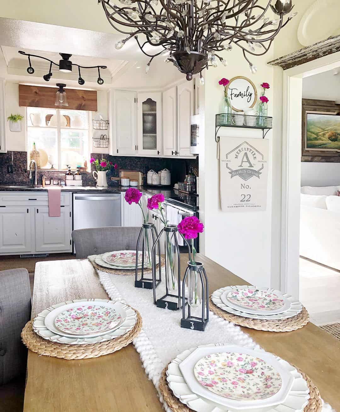 30 Everyday Table Setting Ideas to Enhance Your Meal